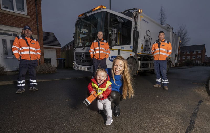Bin crew makes special Christmas delivery on collection route ...